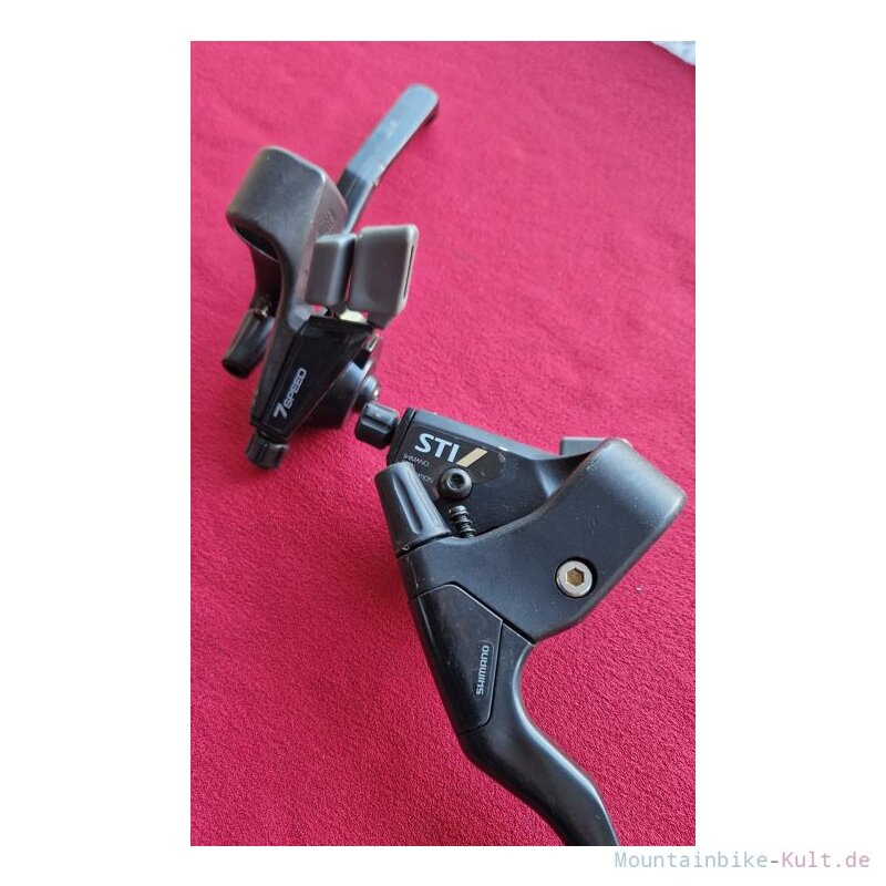 Shimano ST-M050 STI-Einheiten 3/7-fach, NEU